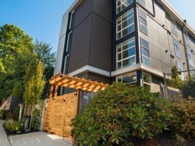 Studio, 1 bath, Condo 4046 8th Ave NE
