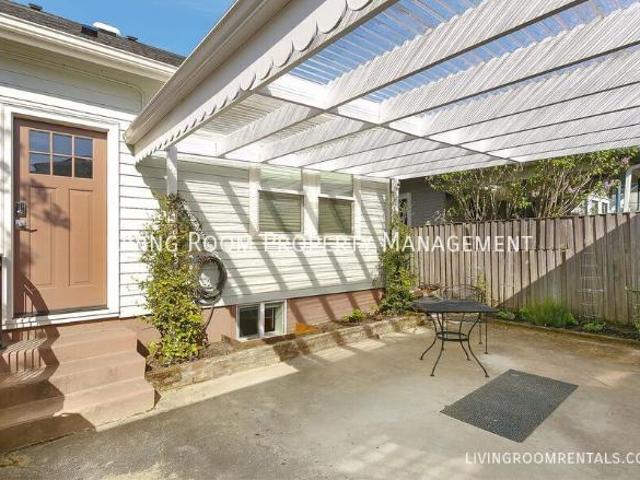 Studio, 1 bath, Condo 4124 SE 11th Ave