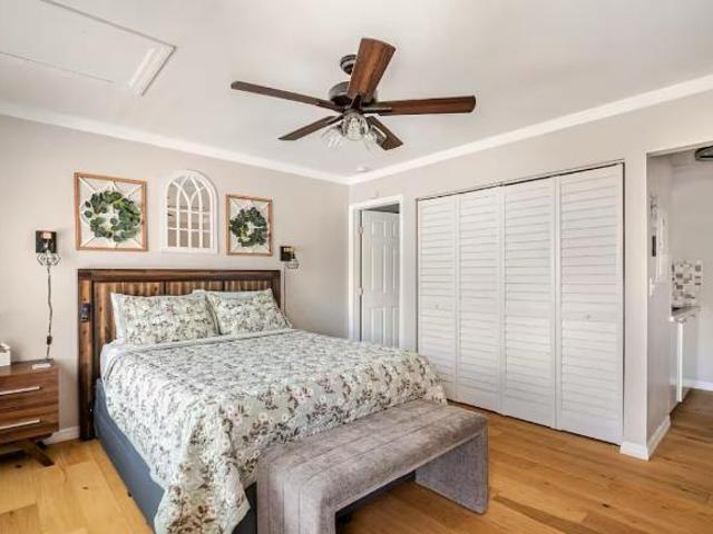 Studio, 1 bath, Condo 4134 Dolphin Dr