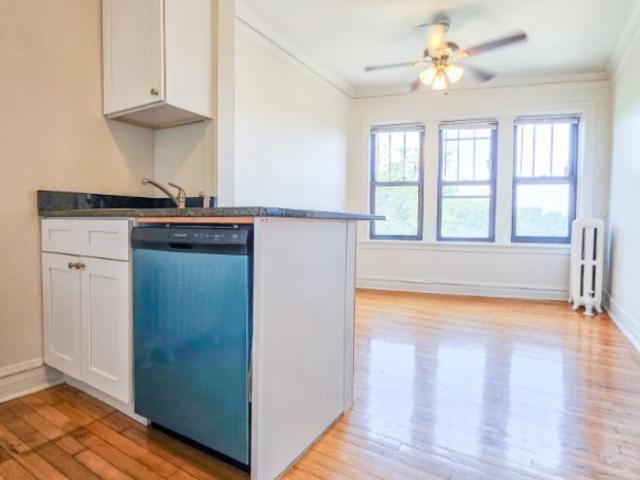 Studio, 1 bath, Condo 4260 N Clark