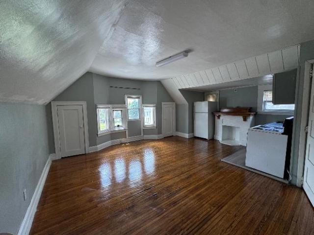 Studio, 1 bath, Condo 428 W Bancroft St