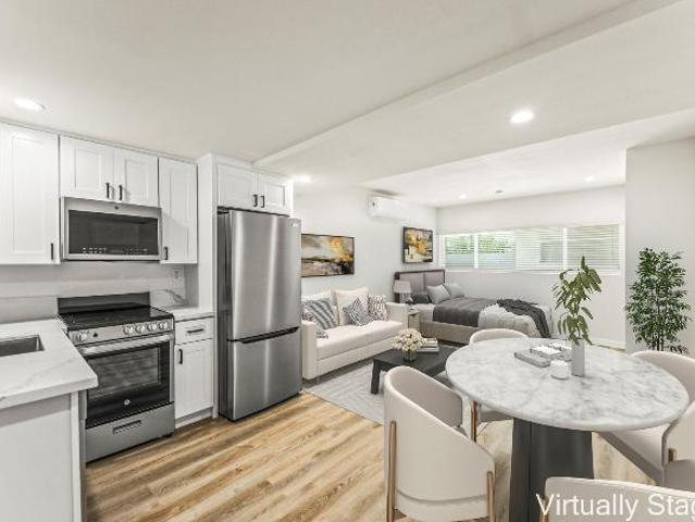 Studio, 1 bath, Condo 437 & 441 W Queen St