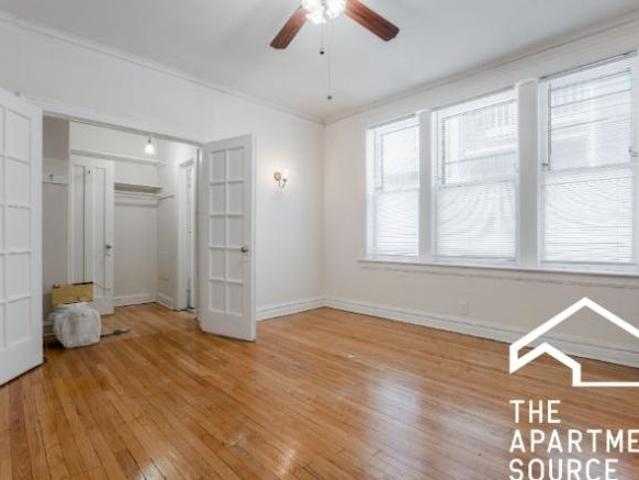 Studio, 1 bath, Condo 436 West Surf St