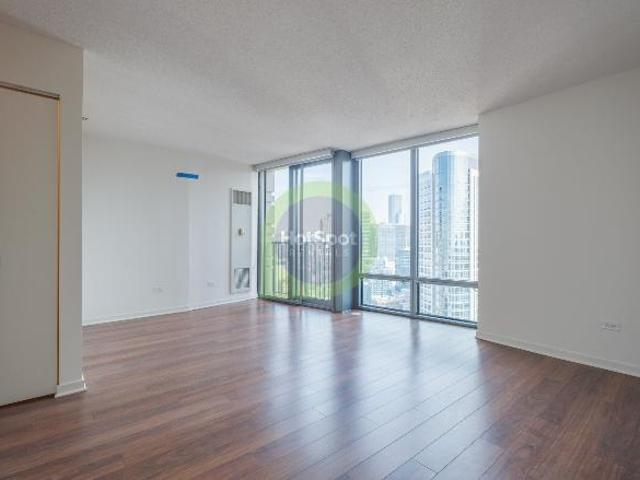 Studio, 1 bath, Condo 543 N Kingsbury
