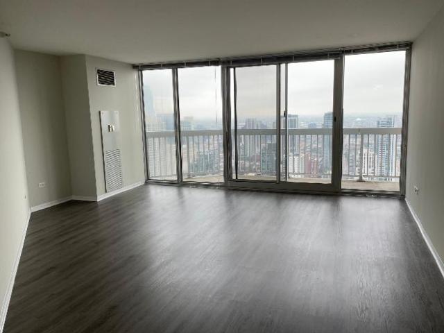 Studio, 1 bath, Condo 544 N State St
