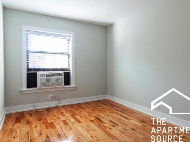 Studio, 1 bath, Condo 550 West Arlington Pl