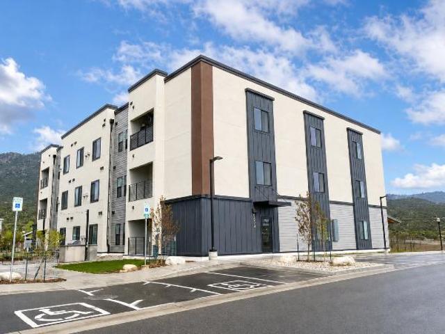 Studio, 1 bath, Condo 560 Carbonate St