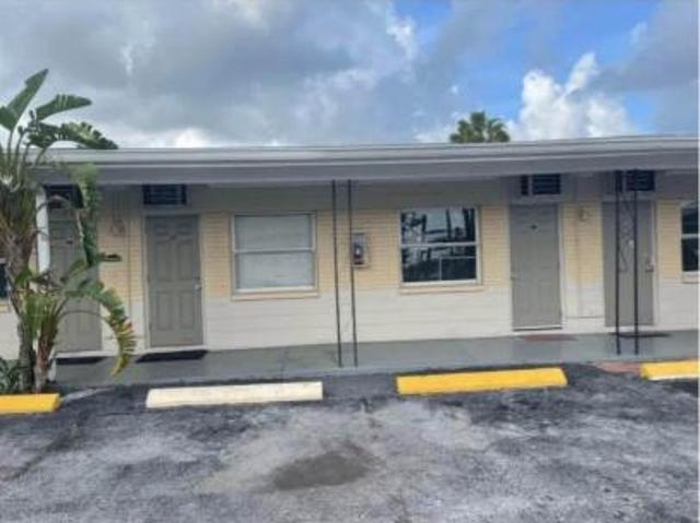 Studio, 1 bath, Condo 570 34th St N