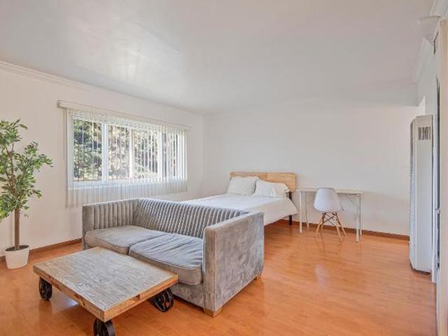 Studio, 1 bath, Condo 5845 1/2 Interceptor St