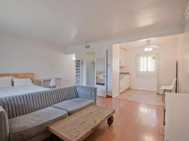 Studio, 1 bath, Condo 5869B W 88th St