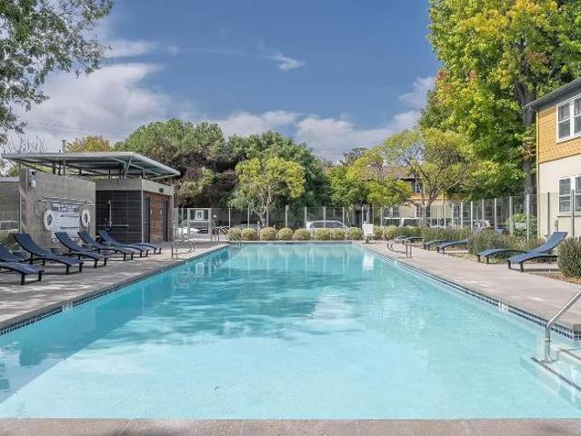 Studio, 1 bath, Condo 5875 Interceptor St