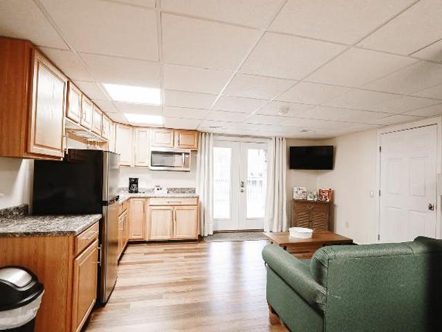 Studio, 1 bath, Condo 589 Moore Road