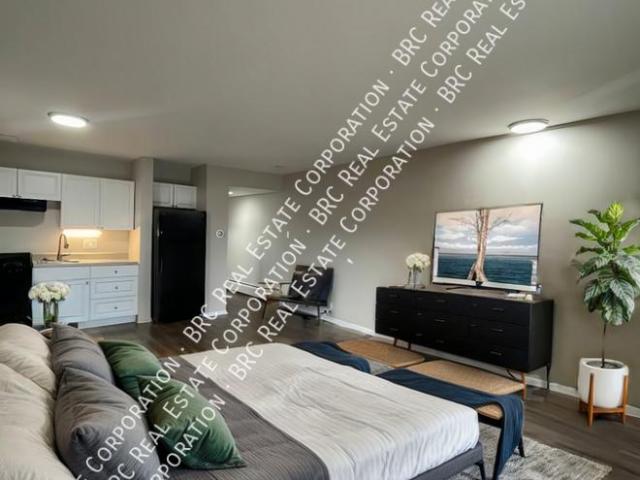 Studio, 1 bath, Condo 5904 S Datura Street