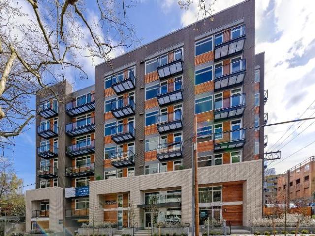 Studio, 1 bath, Condo 500 Belmont Ave E