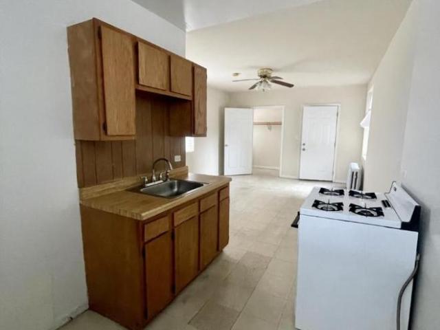 Studio, 1 bath, Condo 5011 West Cermak Road