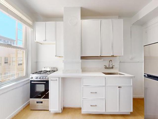 Studio, 1 bath, Condo 501 Taylor St
