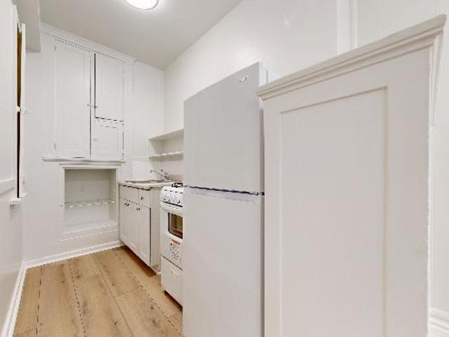 Studio, 1 bath, Condo 501 Taylor St