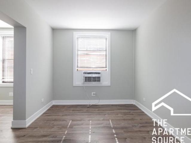 Studio, 1 bath, Condo 505 West Belmont Ave