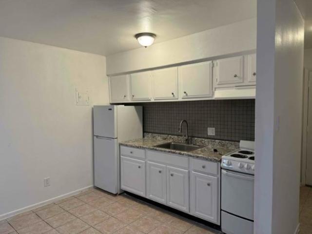 Studio, 1 bath, Condo 515 Uta Blvd