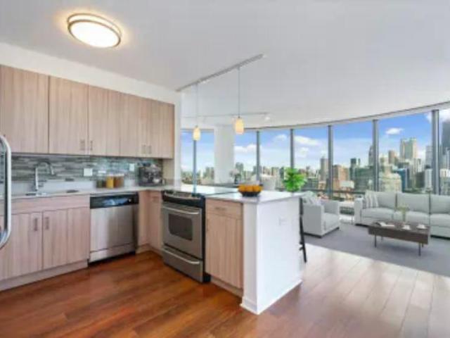 Studio, 1 bath, Condo 520 North Kingsbury St