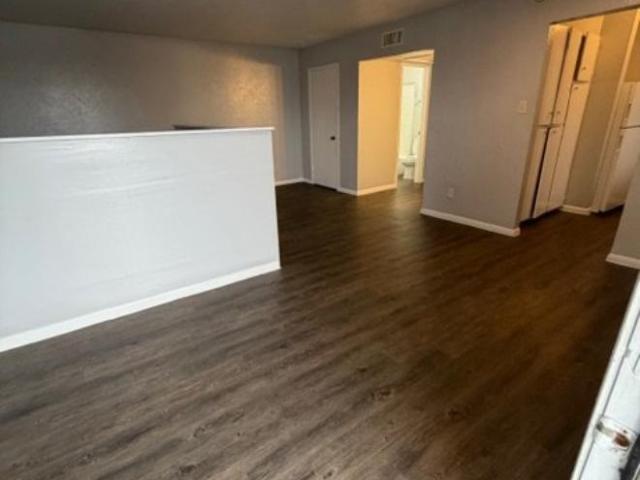 Studio, 1 bath, Condo 5220 Weber Road