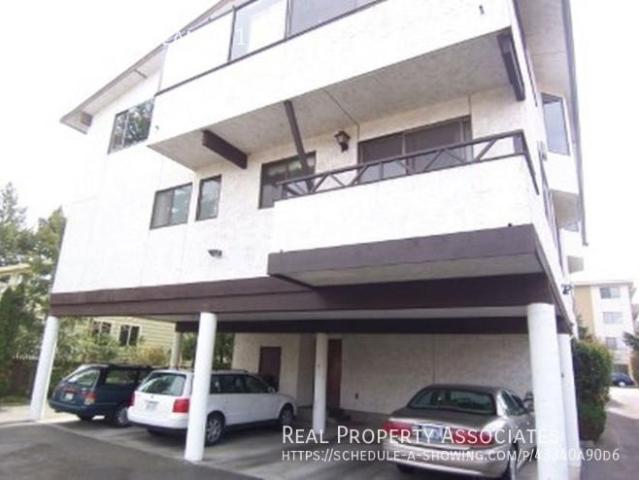 Studio, 1 bath, Condo 527 Forsyth Lane