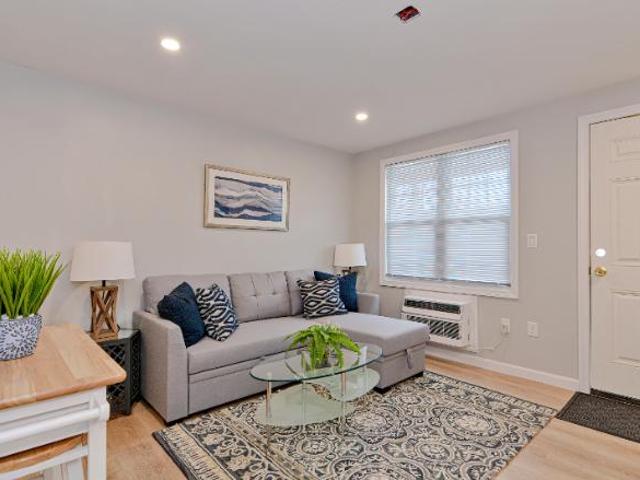 Studio, 1 bath, Condo 528 Ocean Boulevard