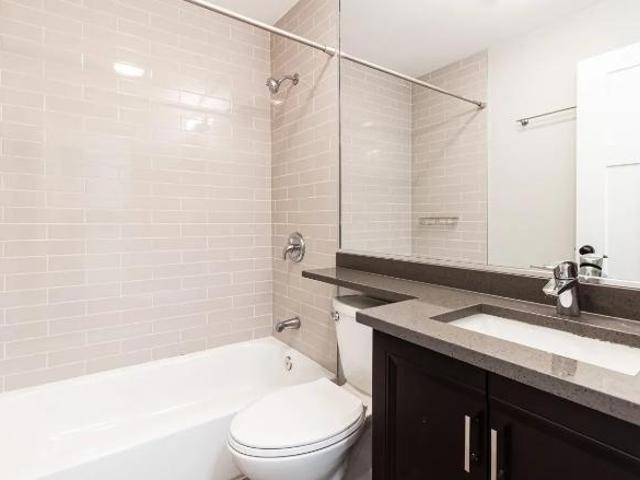 Studio, 1 bath, Condo 530 West Surf Street