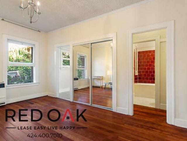 Studio, 1 bath, Condo 532 S Coronado St