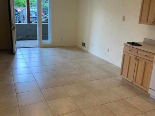 Studio, 1 bath, Condo 6410 1/2 Phinney Ave N
