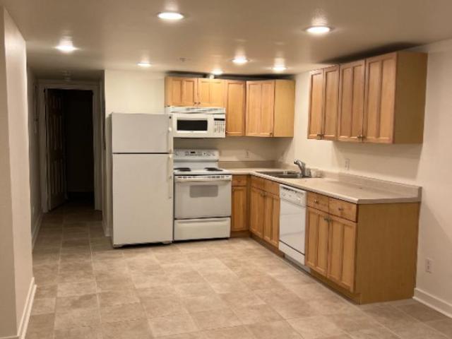 Studio, 1 bath, Condo 6410 Phinney Ave N