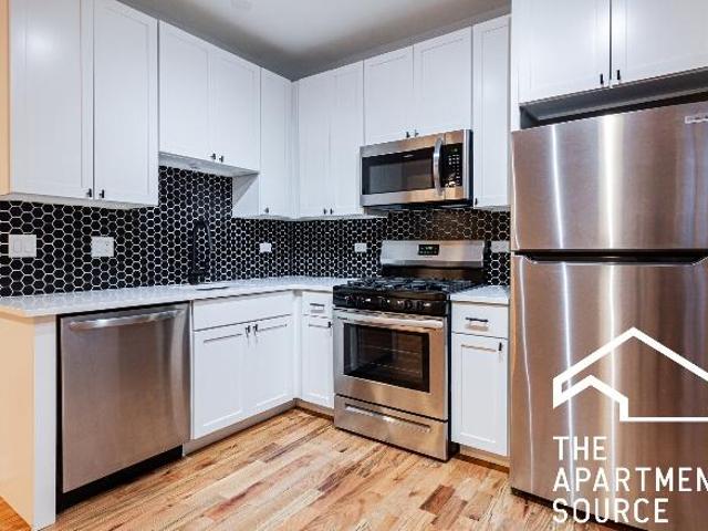Studio, 1 bath, Condo 656 West Wrightwood Ave