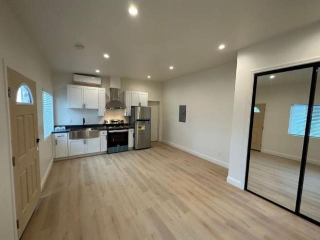 Studio, 1 bath, Condo 6612 Telegraph Avenue