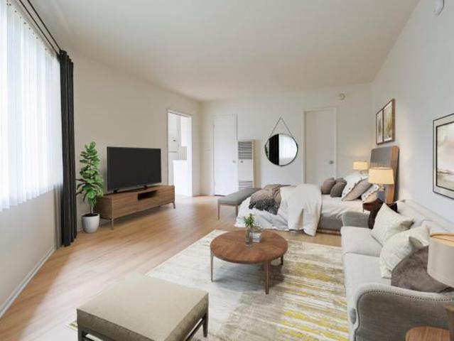 Studio, 1 bath, Condo 667 Levering Ave