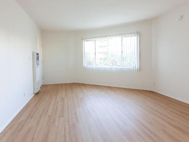 Studio, 1 bath, Condo 667 Levering Ave