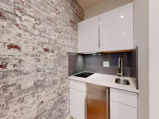 Studio, 1 bath, Condo 698 Bush Street