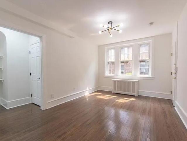 Studio, 1 bath, Condo 606 W Maple Ave