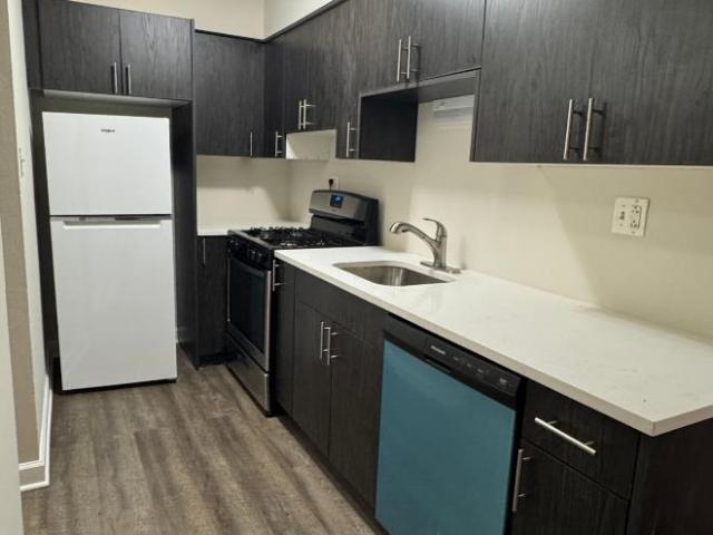 Studio, 1 bath, Condo 6110 N Kenmore