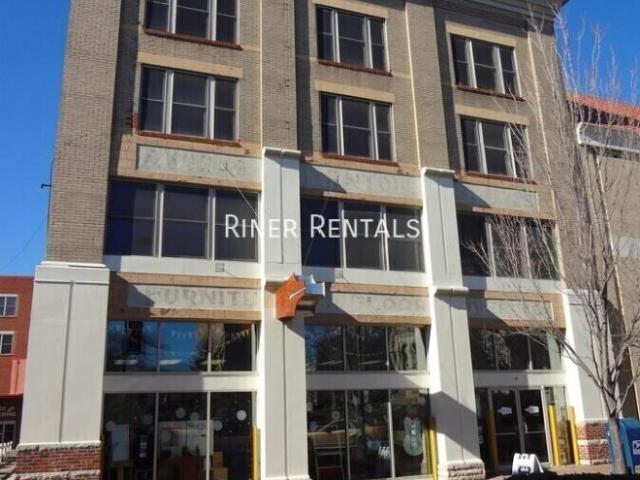 Studio, 1 bath, Condo 61 Court Square Apt