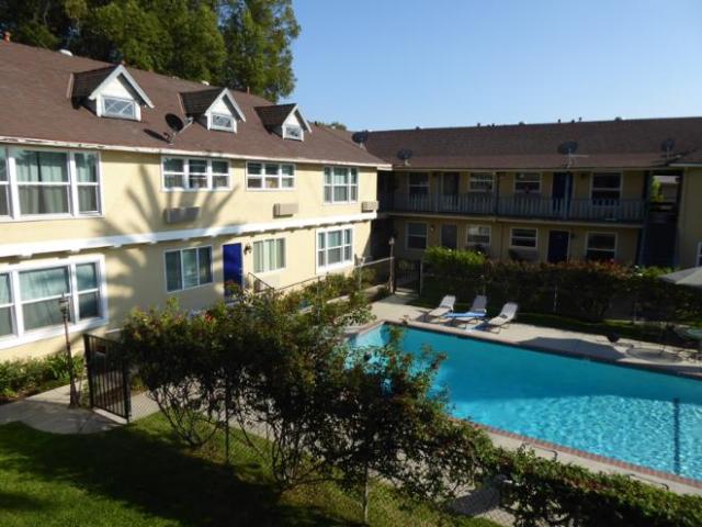 Studio, 1 bath, Condo 6222 Hazeltine Ave