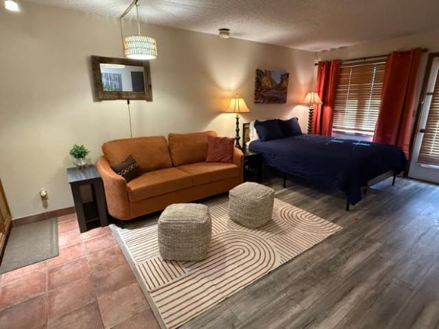 Studio, 1 bath, Condo 62927 Us 40