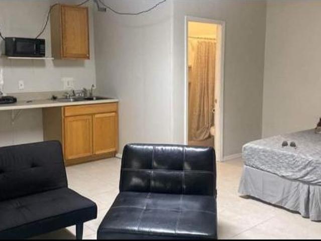 Studio, 1 bath, Condo 637 Kangaroo Dr