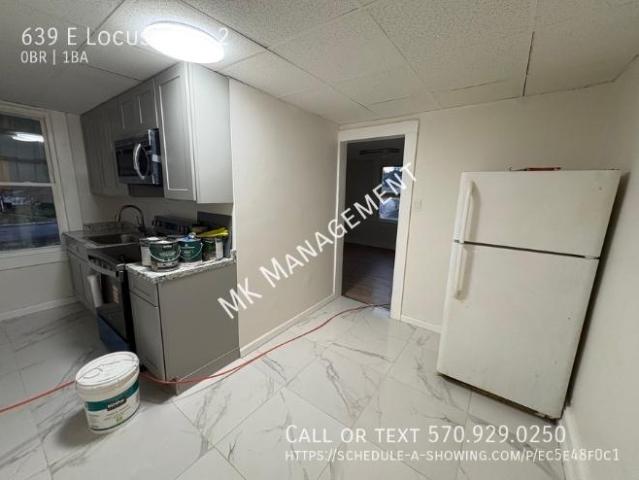 Studio, 1 bath, Condo 639 E Locust St