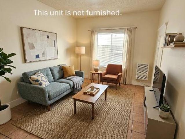 Studio, 1 bath, Condo 743 S Burlington Ave