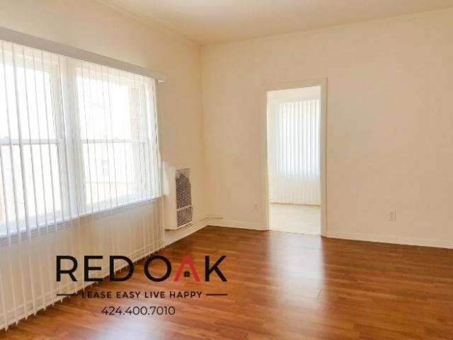 Studio, 1 bath, Condo 746 S Coronado St