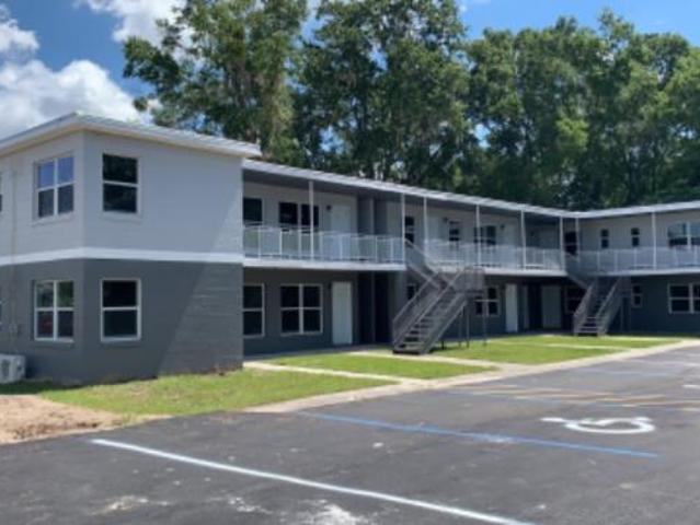 Studio, 1 bath, Condo 767 Sw Alachua Ave