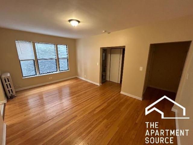 Studio, 1 bath, Condo 7728 North Marshfield Ave