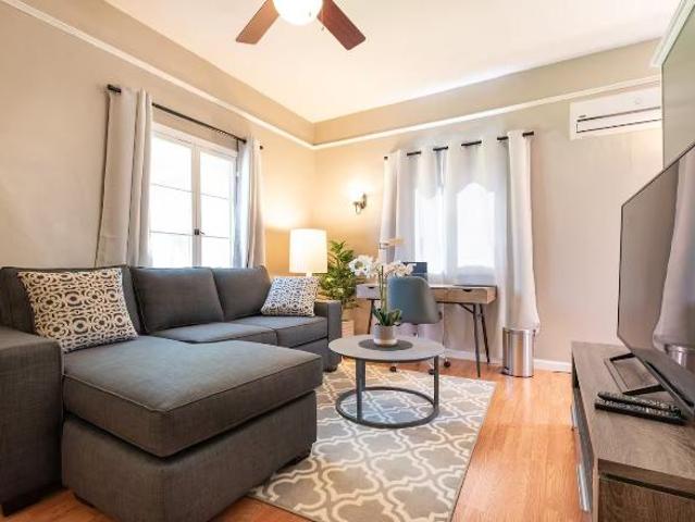 Studio, 1 bath, Condo 77 W Glenarm St