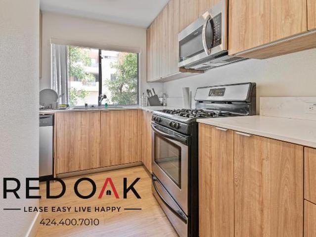 Studio, 1 bath, Condo 7810 1/2 Topanga Canyon Blvd