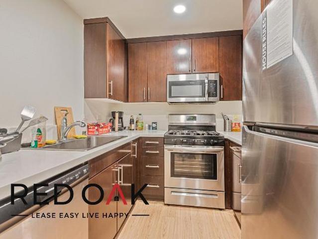 Studio, 1 bath, Condo 7810 Topanga Canyon Blvd